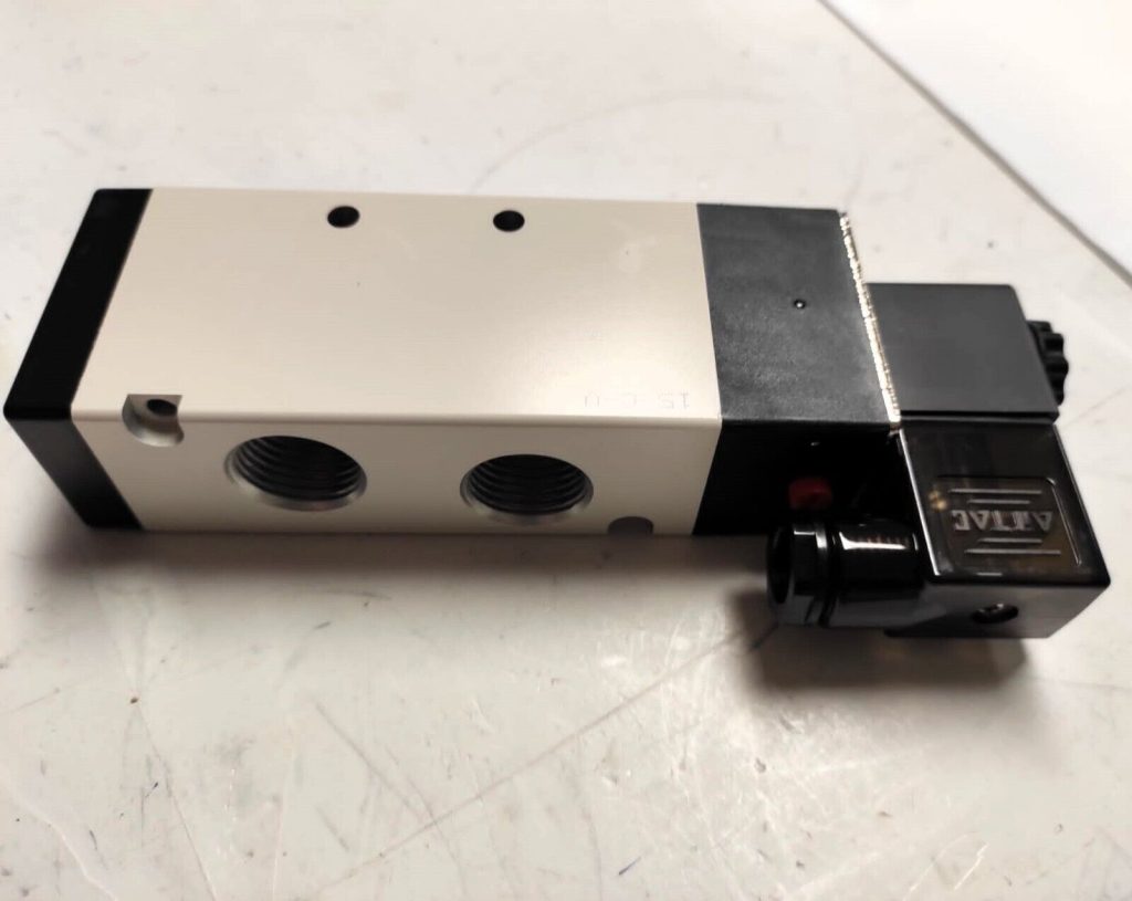 Airtac Pneumatic Air Single Solenoid Valve 5/2 Way, 4V410-15, 1/2", AC220V - sensors-trade